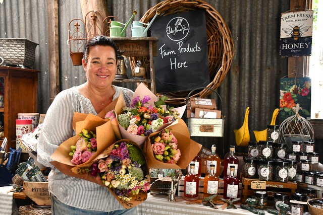 Flower farm biz blooms - Beaudesert Times